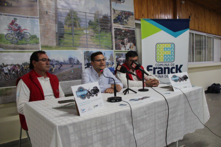 Este Domingo 6° Encuentro De Autos Y Motos Fm Spacio 981 Franck Santa Fe Argentina